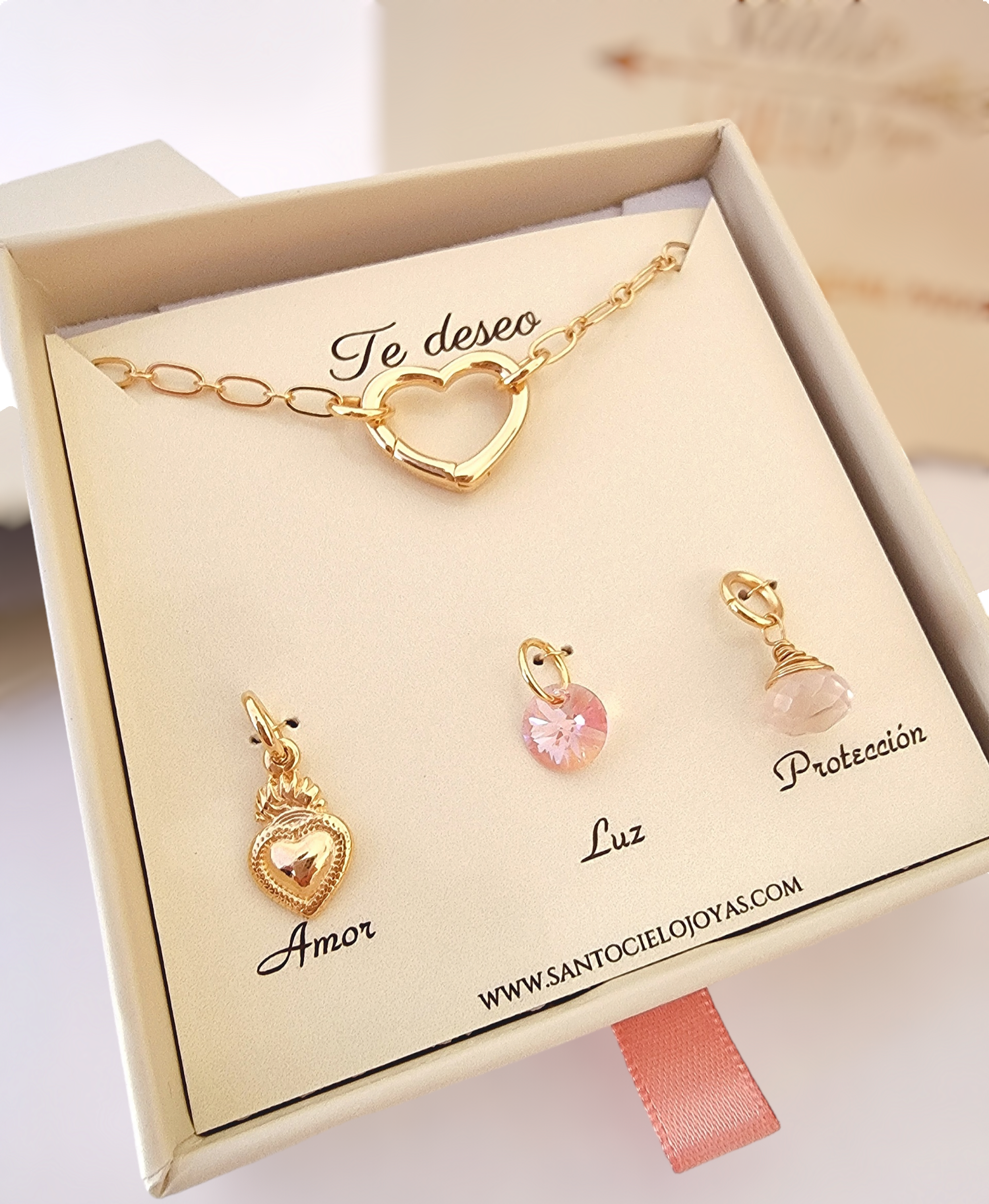 Set collar y dijes " Te Deseo" Amor, luz y protección – Santo Cielo Joyas